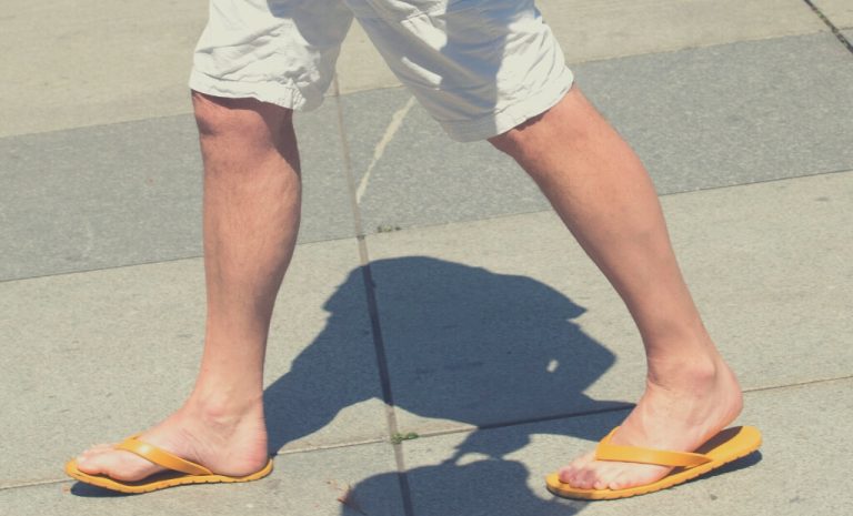 8 Best Flip Flops for Walking Long Distances